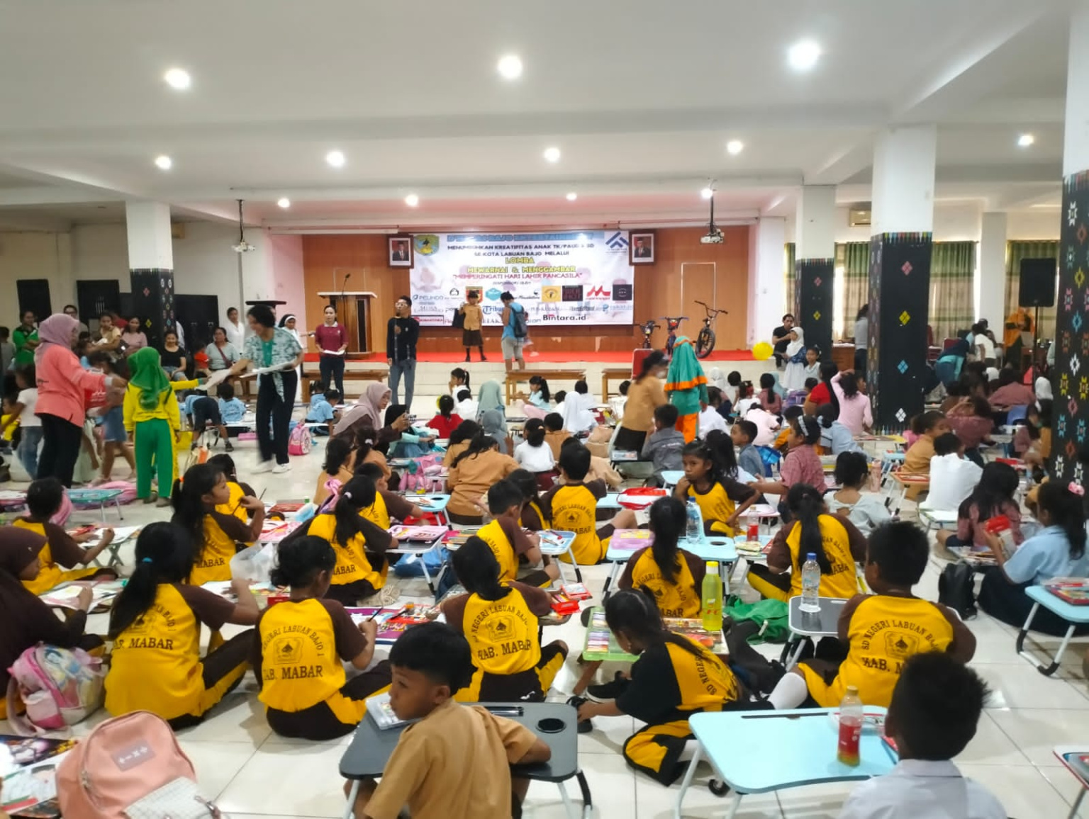 276 Anak TK PAUD-SD di Labuan Bajo Ikut Lomba Mewarnai dan Menggambar - Okebajo.com